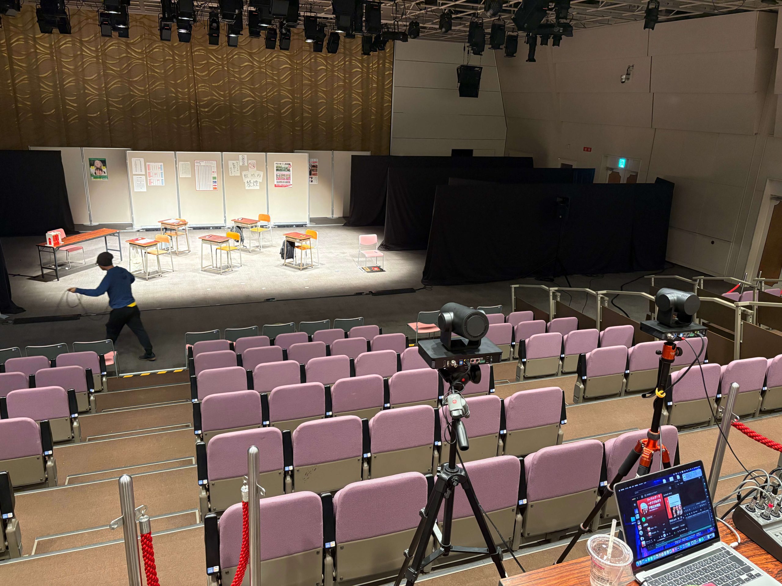 TriCaster 로 무대 제작 간소화 – DVNEST