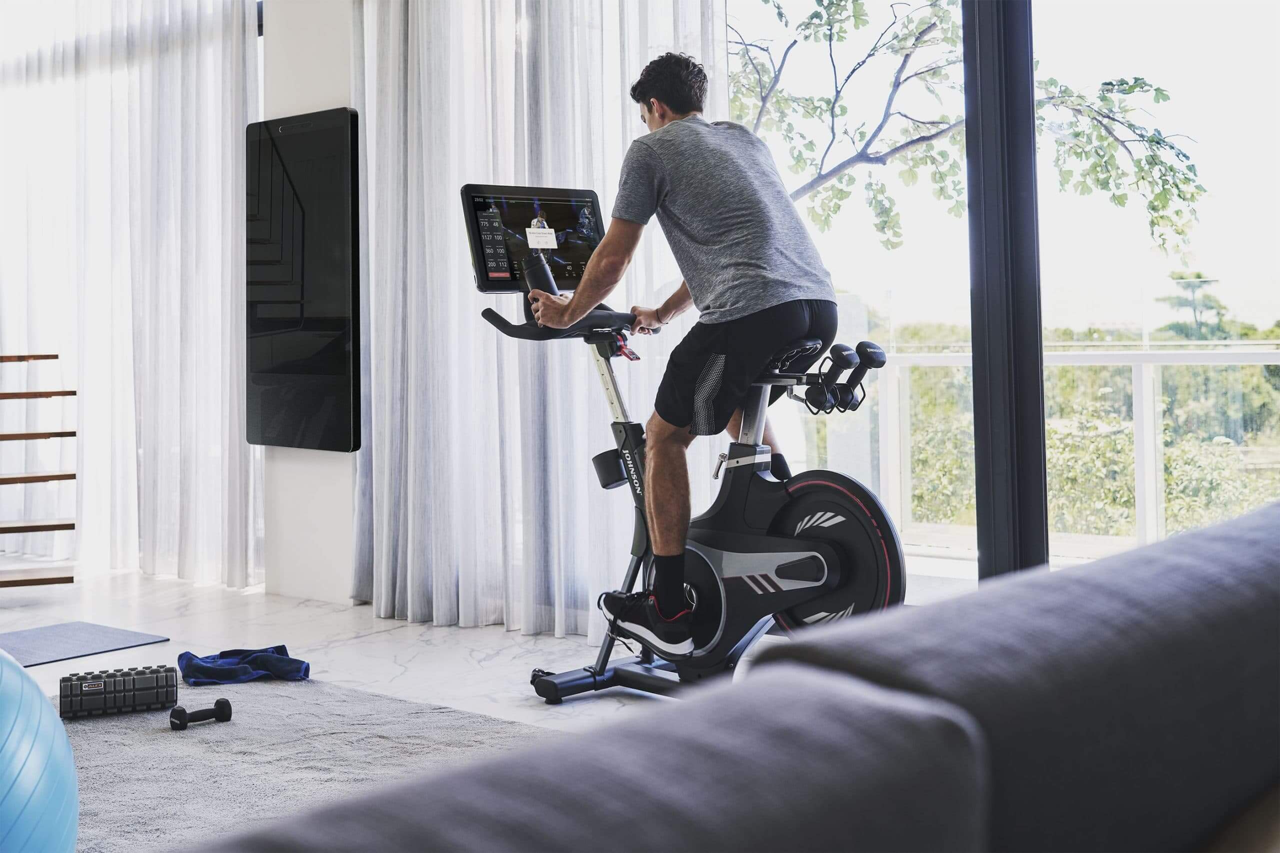 TriCaster®와 NDI®를 사용하여 피트니스 콘텐츠를 제작 – DVNEST